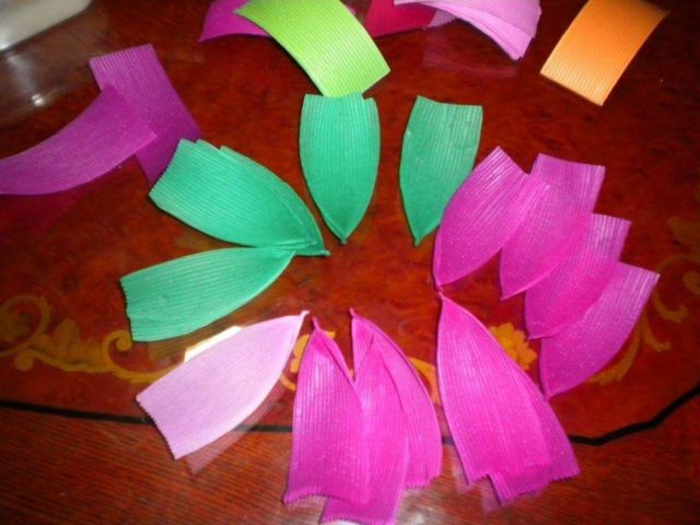DIY: Lotus and Paper lanterns – Art & Craft Ideas
